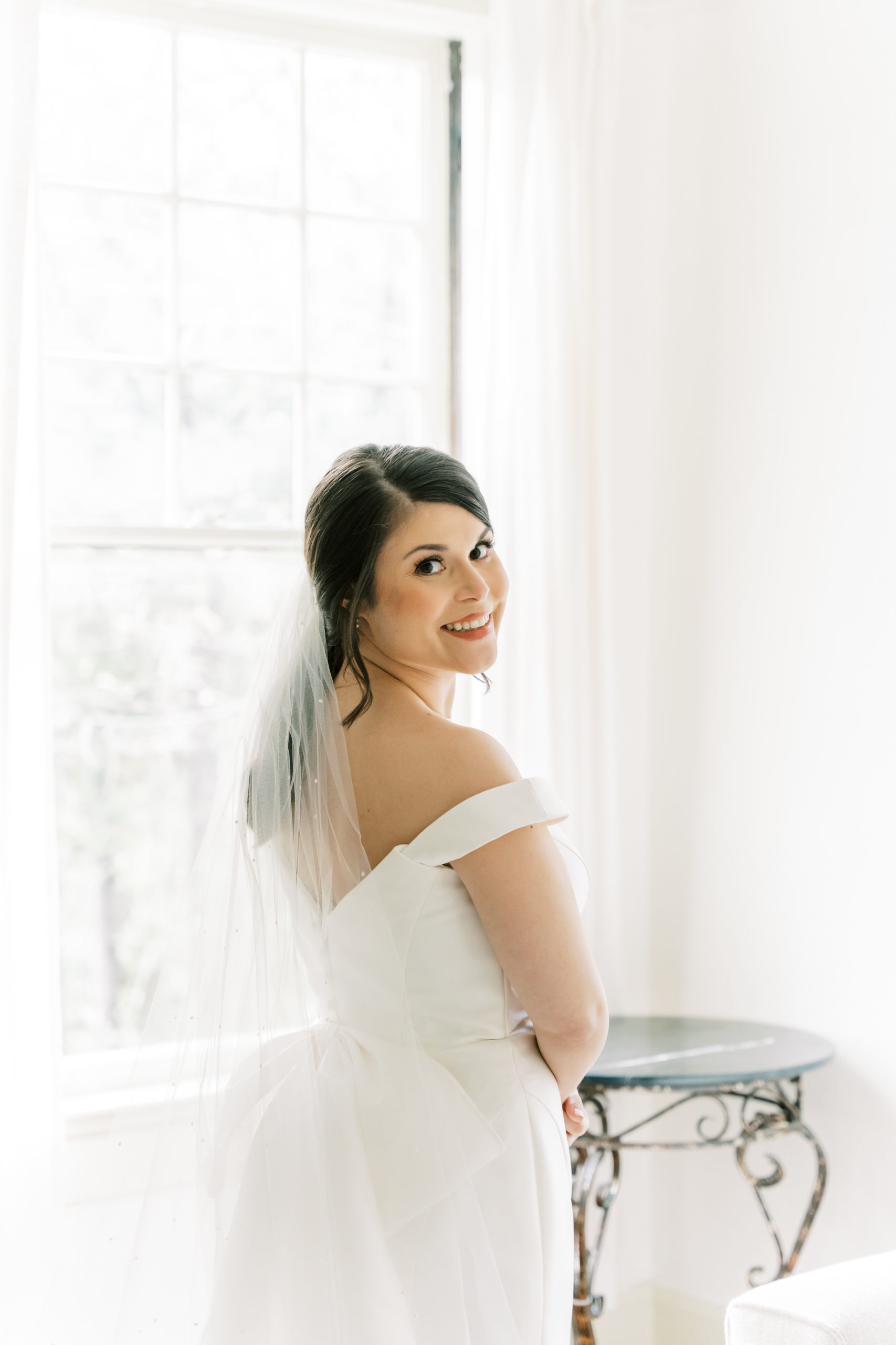 Darcy + Garrett | The Donnelly House Wedding | gabbiemesserphotography.com