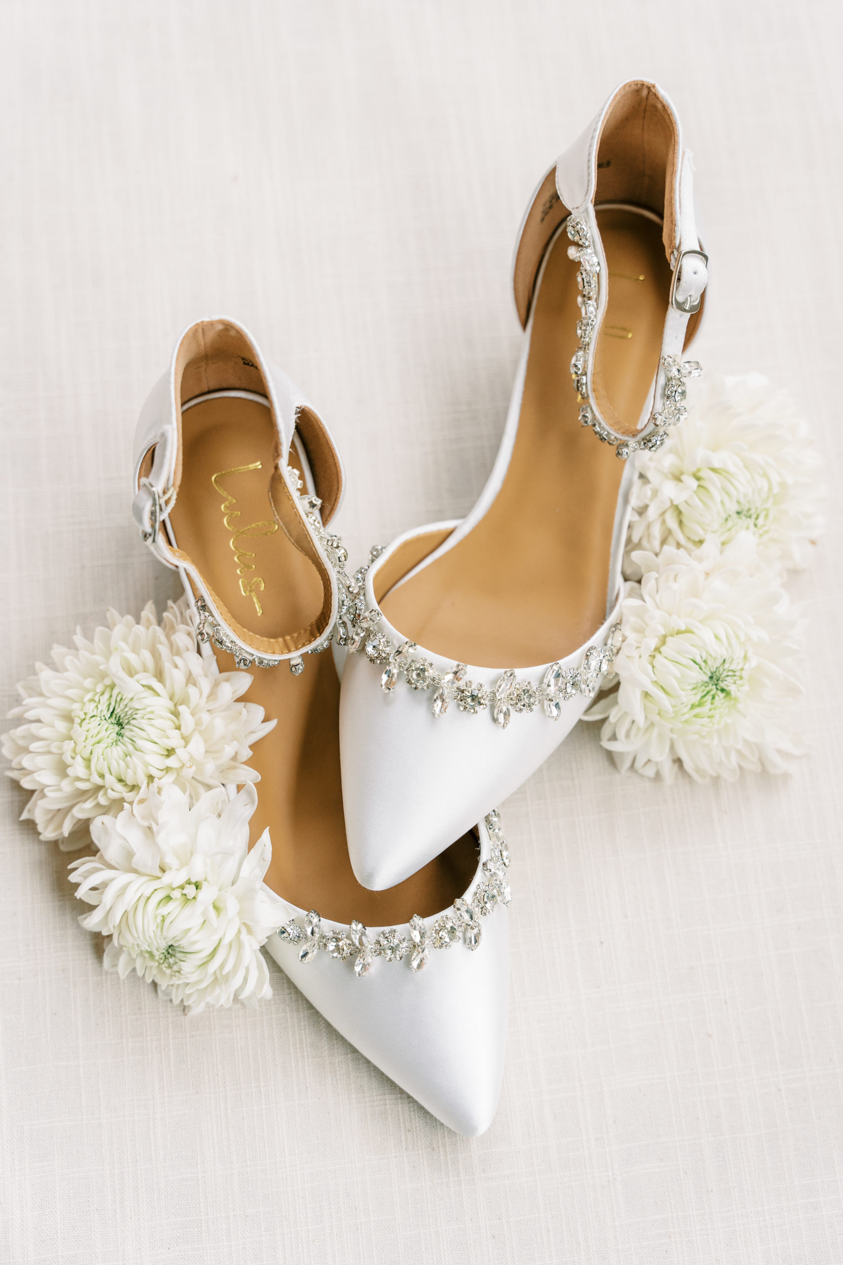 Darcy + Garrett | The Donnelly House Wedding | gabbiemesserphotography.com